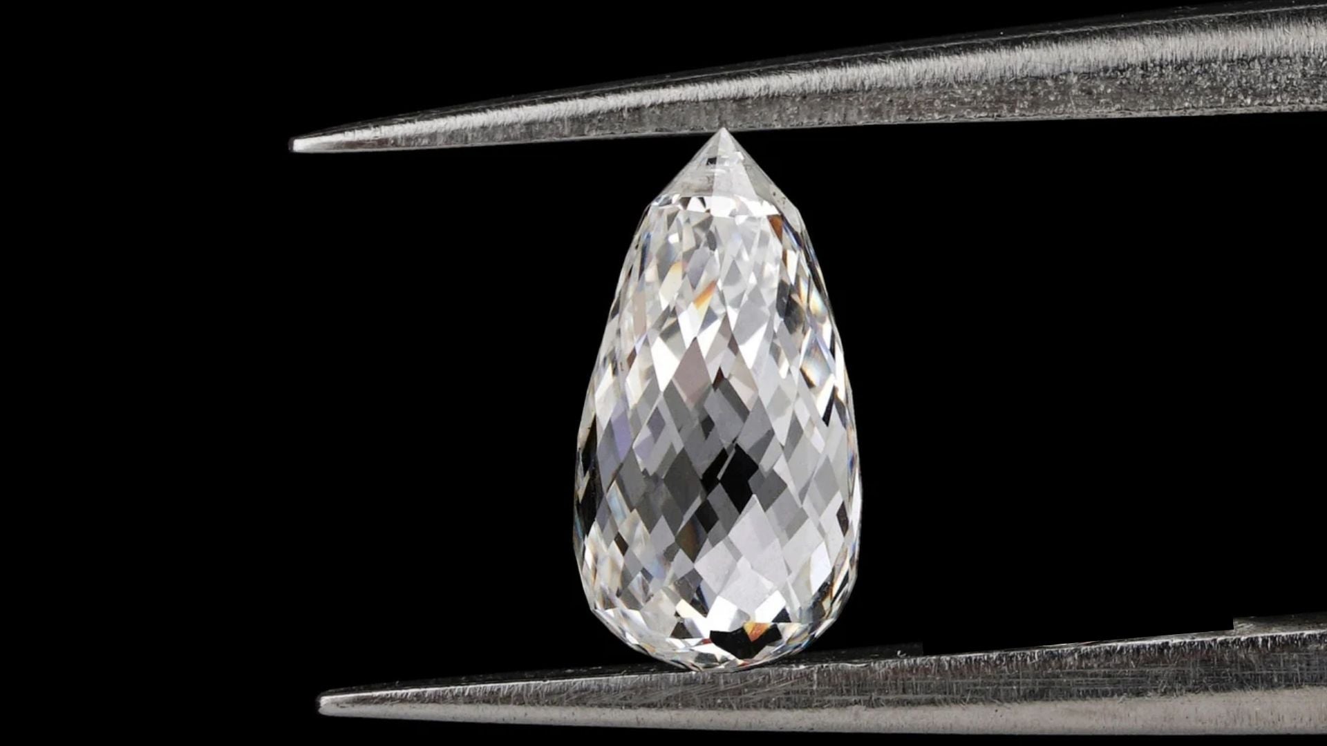 What are briolette diamonds?